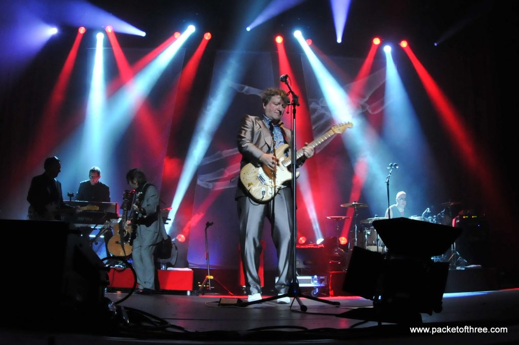Squeeze – 27 November 2010 – live at Manchester Apollo – Packet of Three